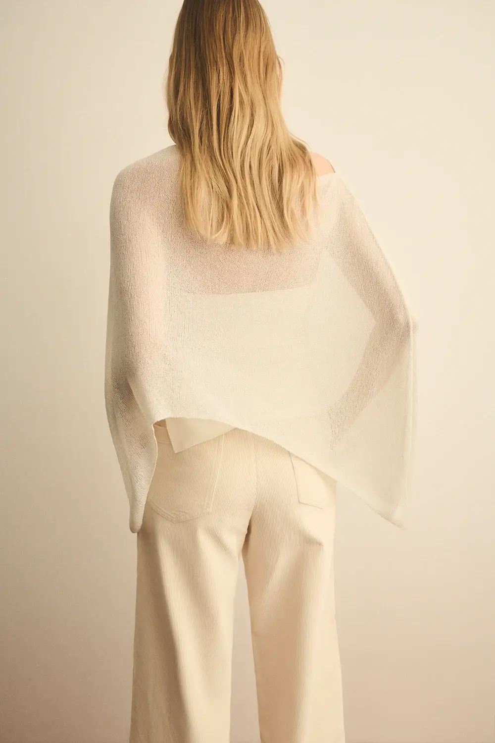 capa asimétrica brillo blanco Bella Glam | eseOese