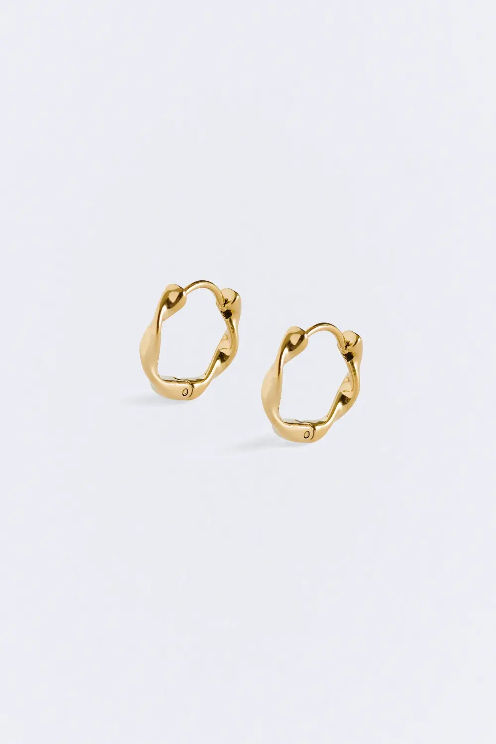 pendientes dorados ondulados Aro Curly | eseOese
