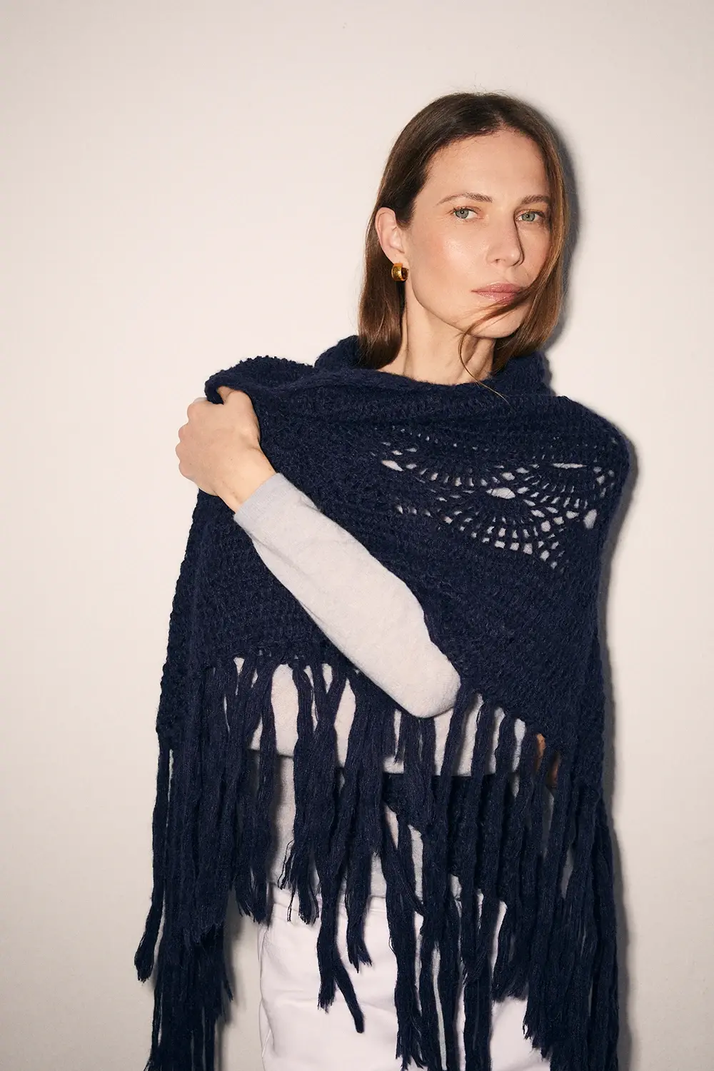 navy blue fringed shawl Catalina | eseOese